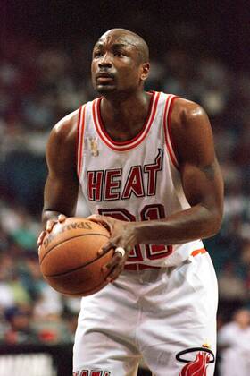 Voshon Lenard von den Miami Heat beim Freiwurf Basketball Herren NBA ...