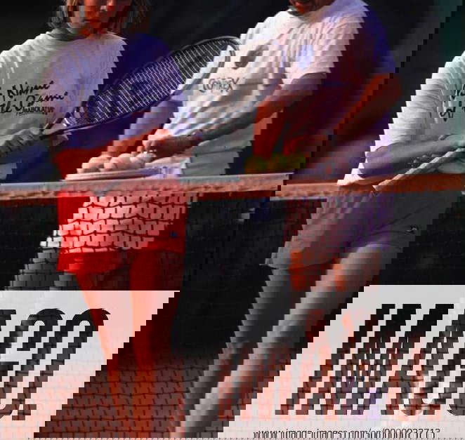 Isabelle Demongeot mit ihrem Coach Regis de Camaret beim Training ...