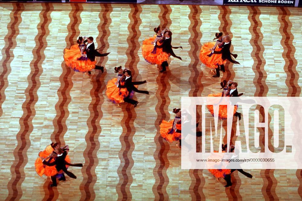 Blick von oben auf die Formation Turniertanz WM Weltmeisterschaft 1996 Formationstanz