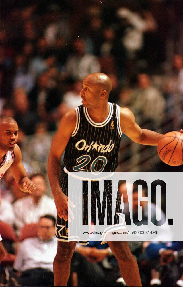 Magic-Guard Brian Shaw mit Ball Basketball Herren NBA, Saison 1996 97 ...