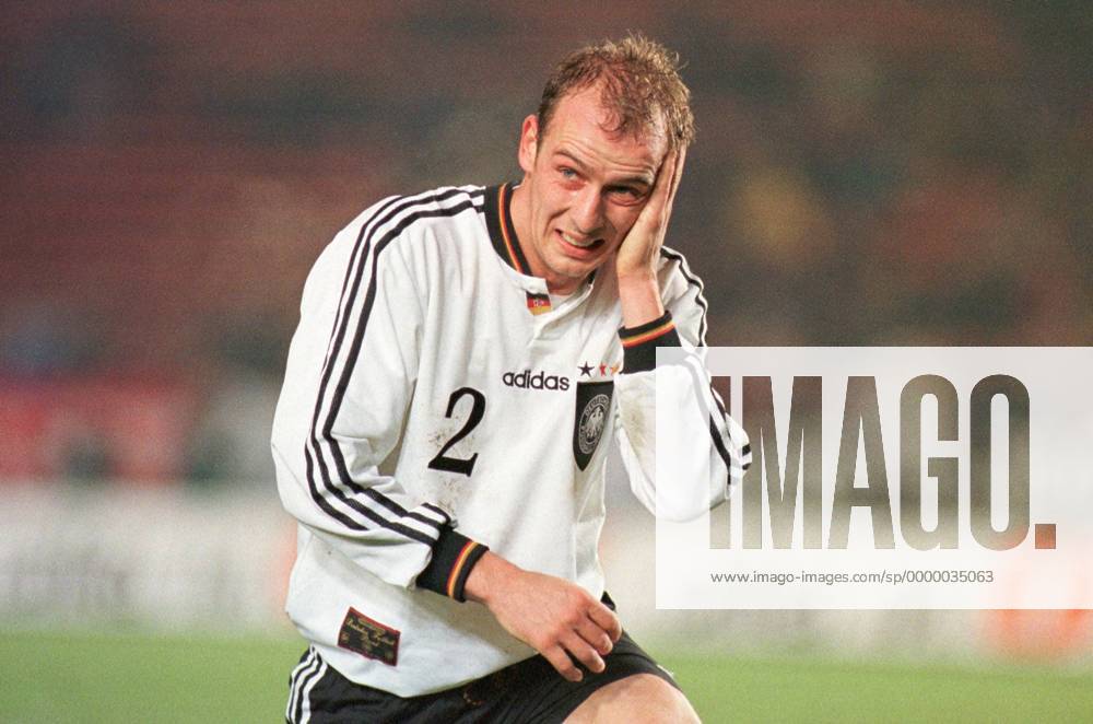 Mario Basler hat ein paar hinter die Löffel bekommen Fußball ...