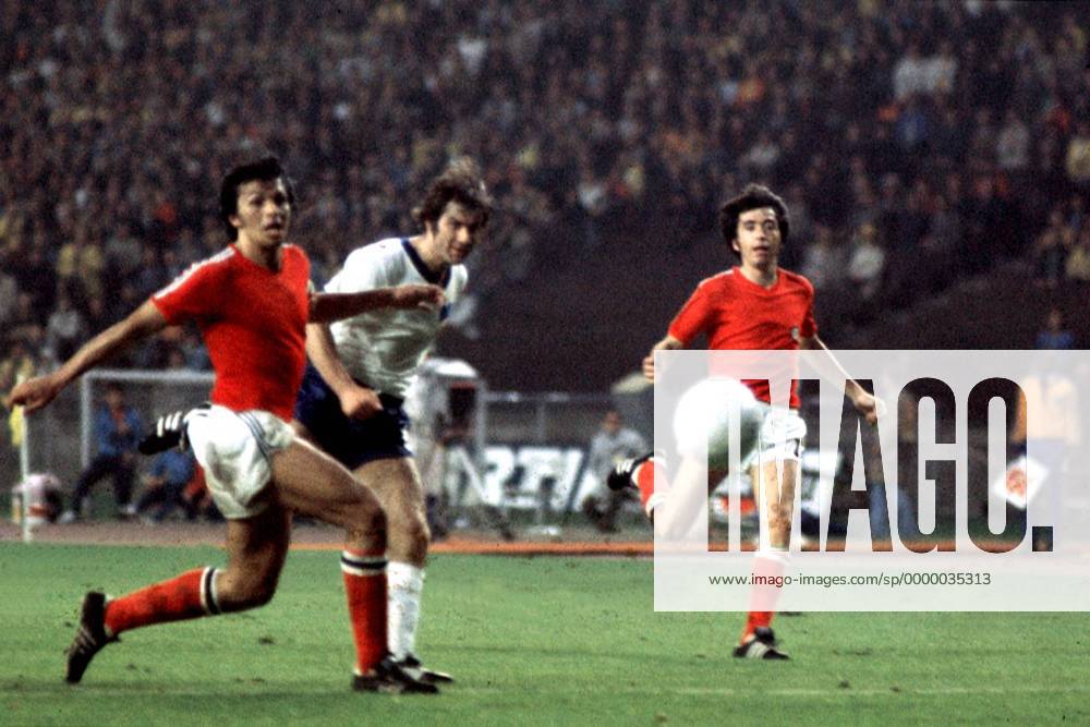 Peter Ducke hat abgezogen Fußball WM Herren Weltmeisterschaft 1974, 1 ...