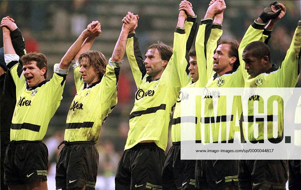 Dortmunder Jubel, v.l.: Andreas Möller, Wolfgang Feiersinger, Harry ...