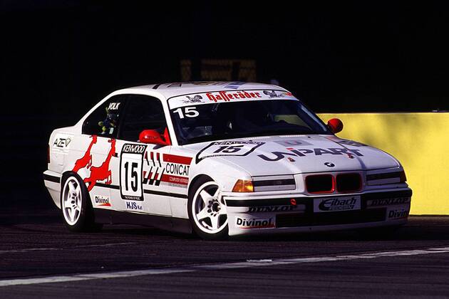 Der BMW 320i von Manfred Volk auf der Strecke Motorsport Herren ...