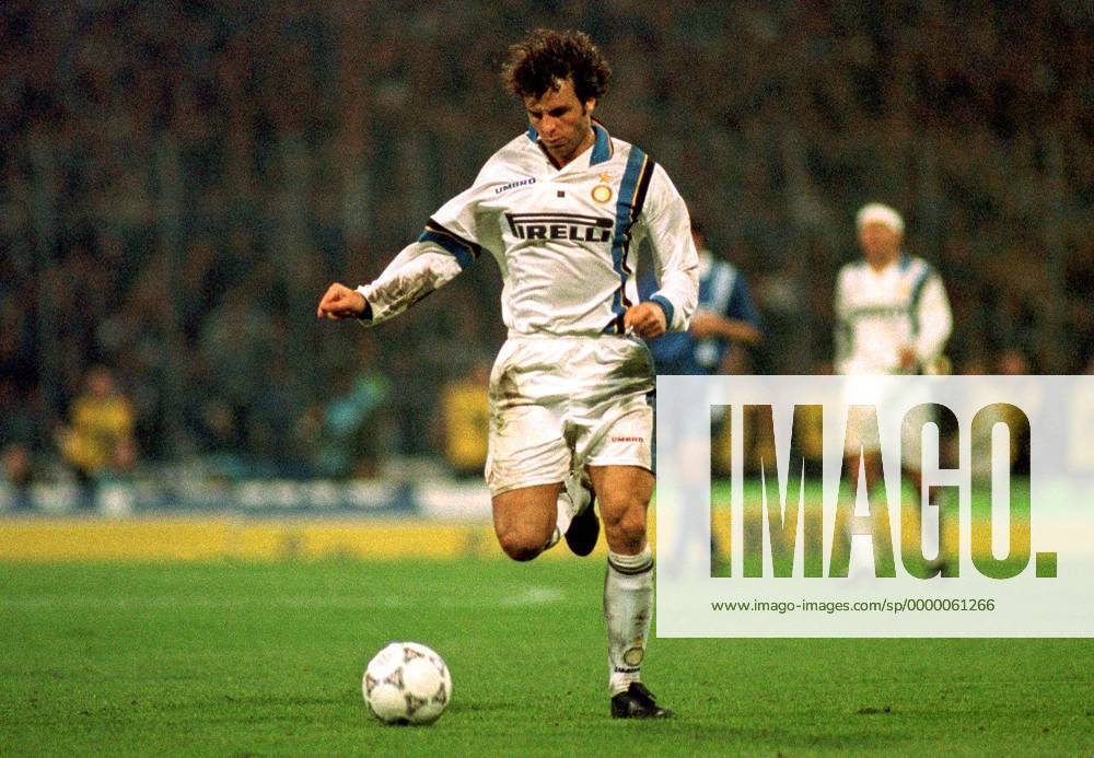 Francesco Colonnese mit Ball Fußball EC 3 Herren UEFA-Cup, Saison 1997 ...