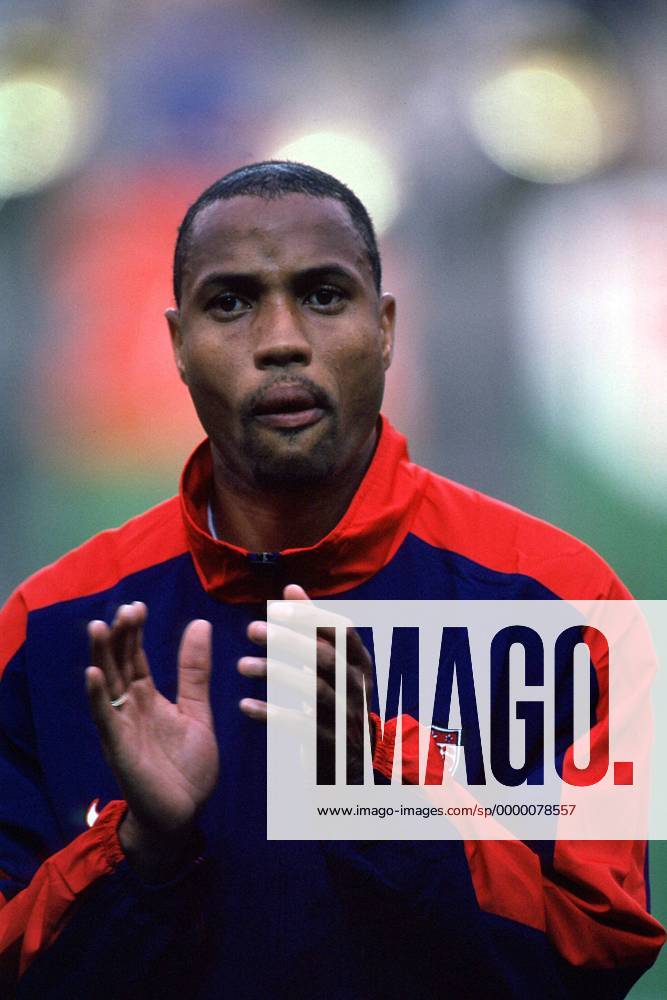 David Regis (USA) bei der Nationalhymne Fußball WM Herren ...