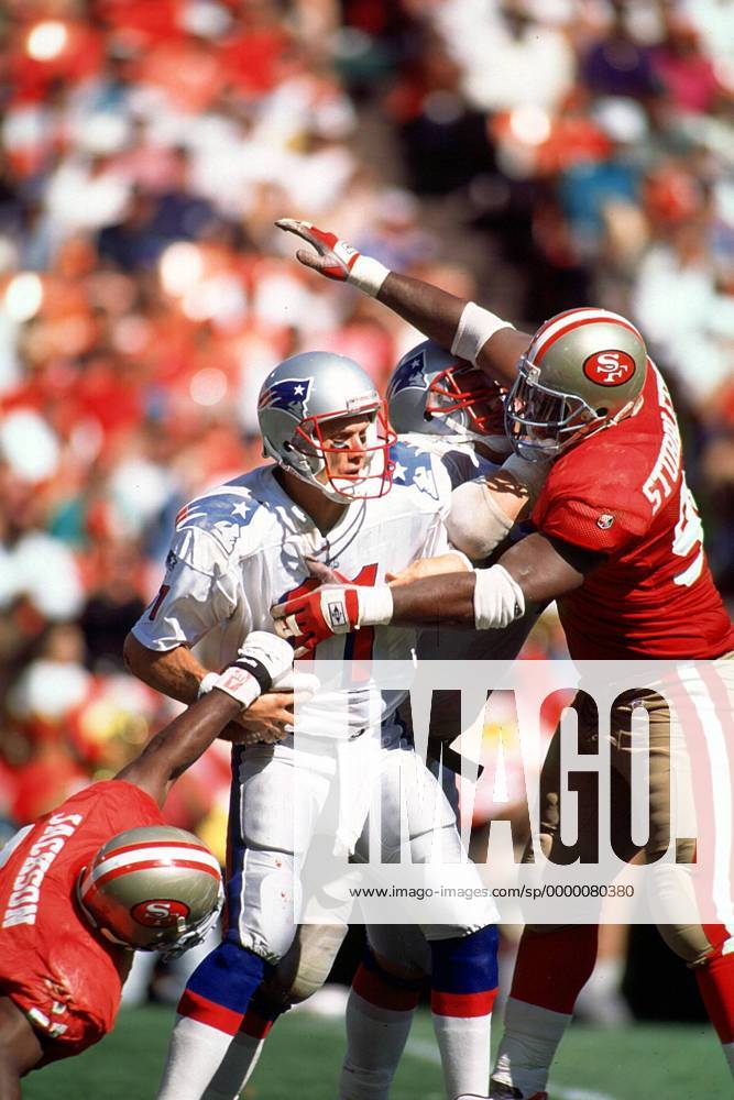 Quarterback-Sack: Quarterback Drew Bledsoe (Patriots) wird von den ...