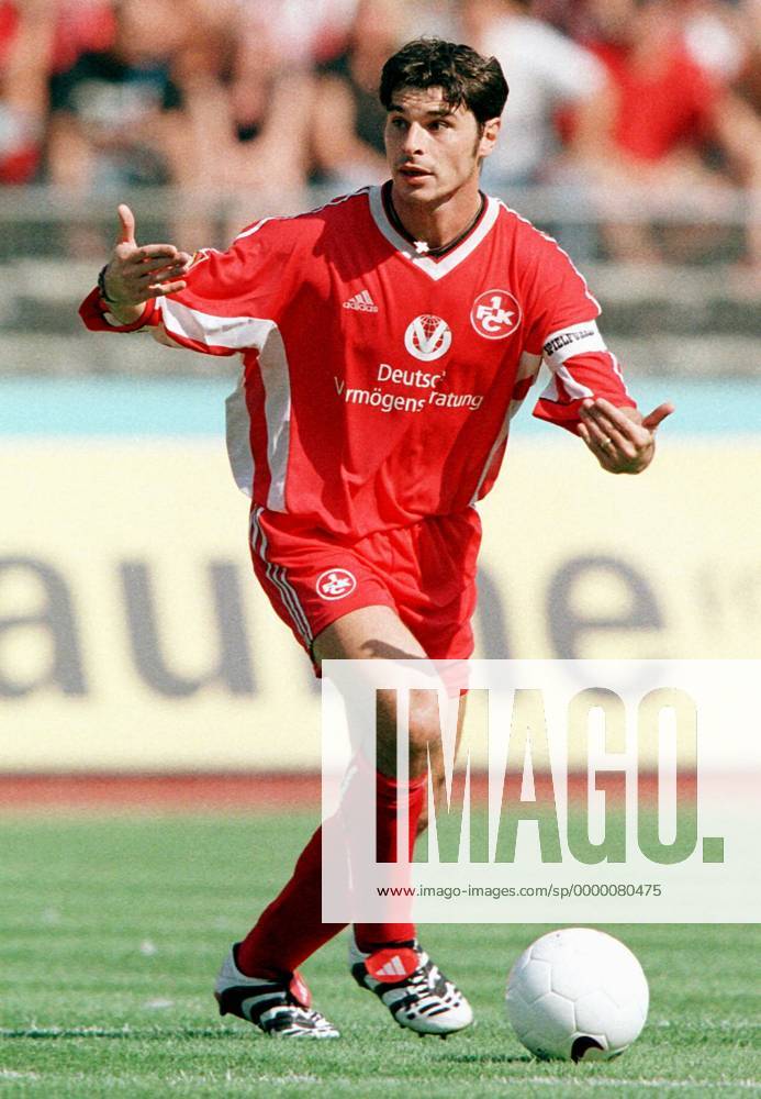 Der Lauterer Ciriaco Sforza mit Ball Fußball 1. BL Herren Saison 1998 1999: 1. FC Kaiserslautern