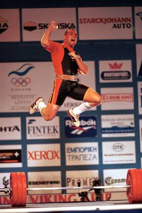 Marc Huster geht vor Freude in die Luft Gewichtheben WM Herren ...