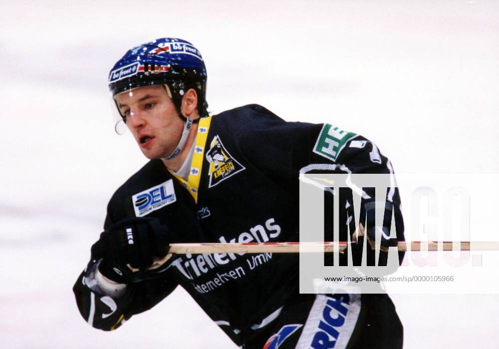 Thomas Brandl auf dem Eis Eishockey DEL Herren Saison 1998 1999 ...