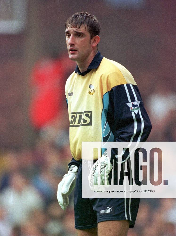 Torhüter Russell Hoult steht im Regen Fußball Herren English Premier ...