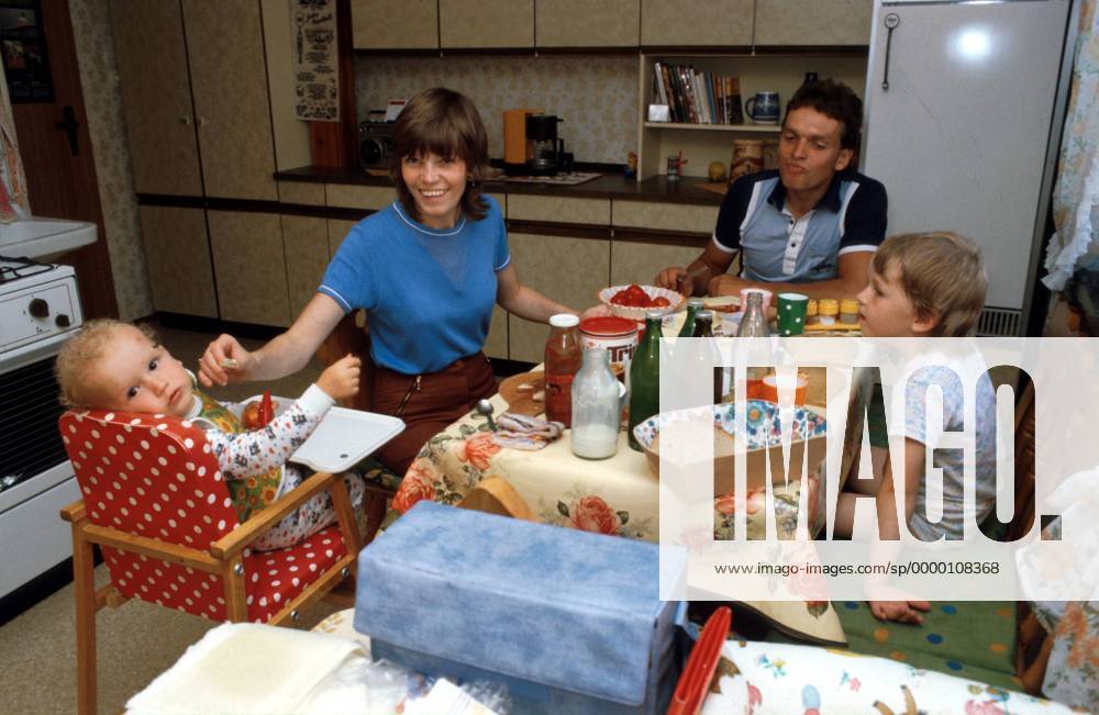 Olaf Ludwig (DDR) beim harmonischen Frühstück mit seiner Ehefrau Heike ...