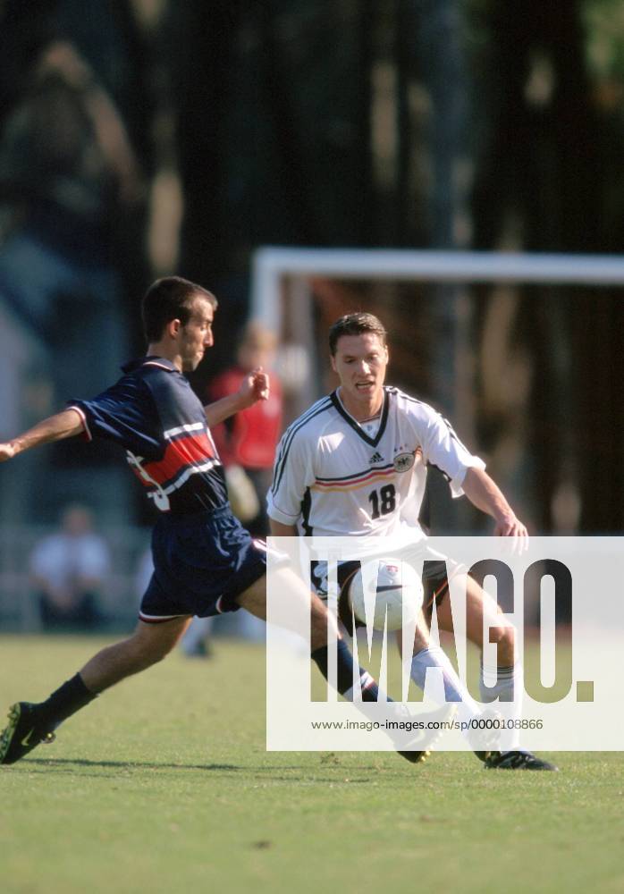 Andreas Voss in der Abwehr Fußball Länderspiel Herren ...