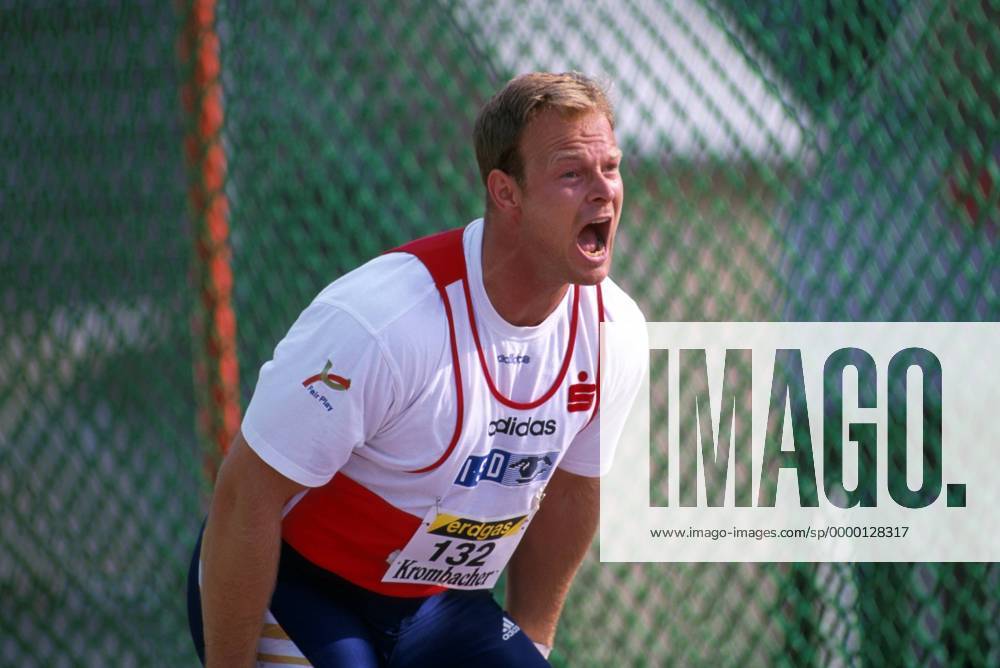 Karsten Kobs (LG Dortmund) schreit die Anstrengung heraus ...