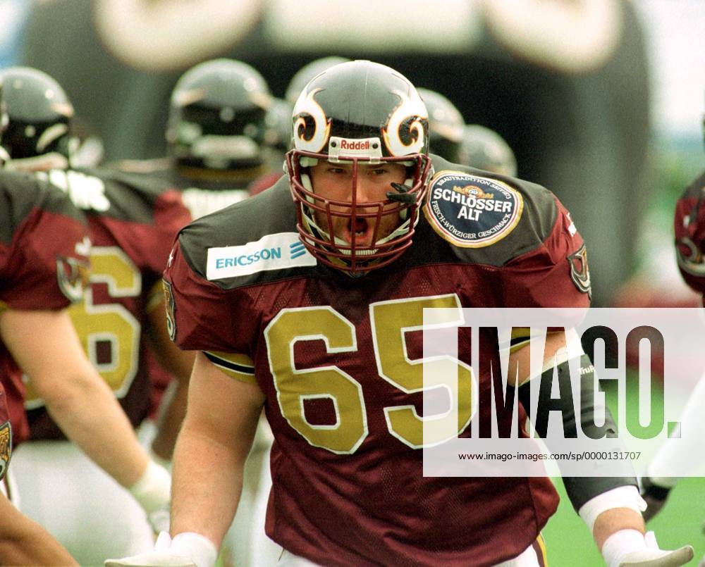 Jeremy Akers von Rhein Fire schreit seinen Frust heraus American ...