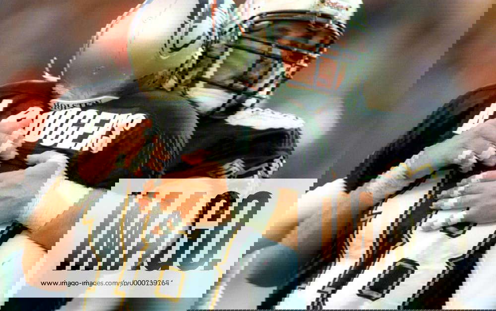 Anthony Rodgers (Thunder, 18), Wide Receiver, jubelnd mit Teamkollege ...