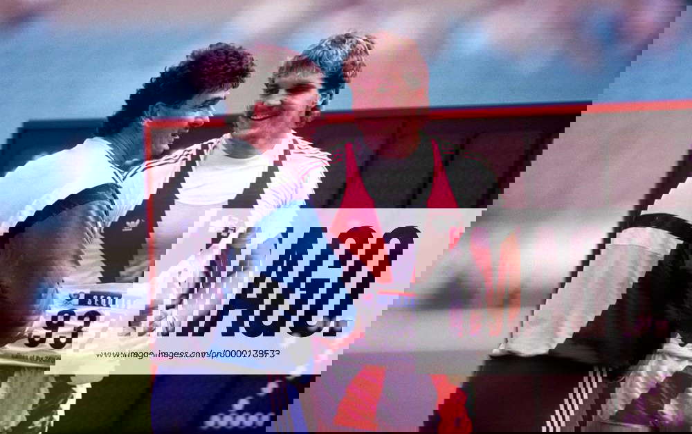 Olympiadritter Werner Günthör (re., Schweiz) im Gespräch mit Udo Beyer ...