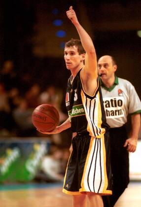 Brad Eppehimer (Braunschweig) am Ball Basketball 1. BL Herren BBL ...