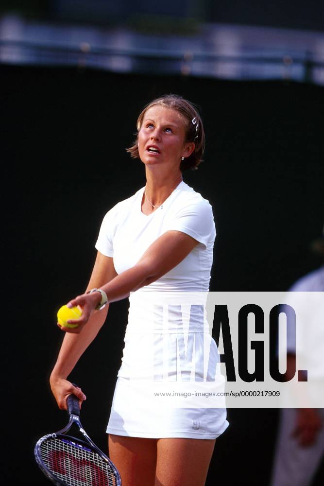 Lina Krasnoroutskaya (Rußland) - Aufschlag Tennis Damen All England ...