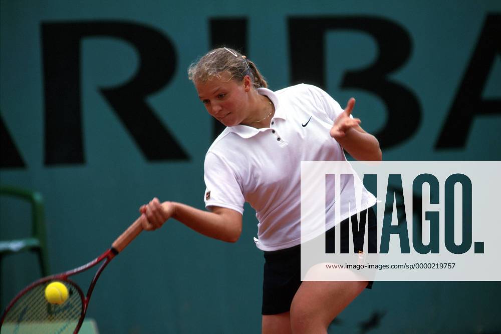 Marie-Gaiane Mikaelian (Schweiz) - Vorhand Tennis Damen French Open ...