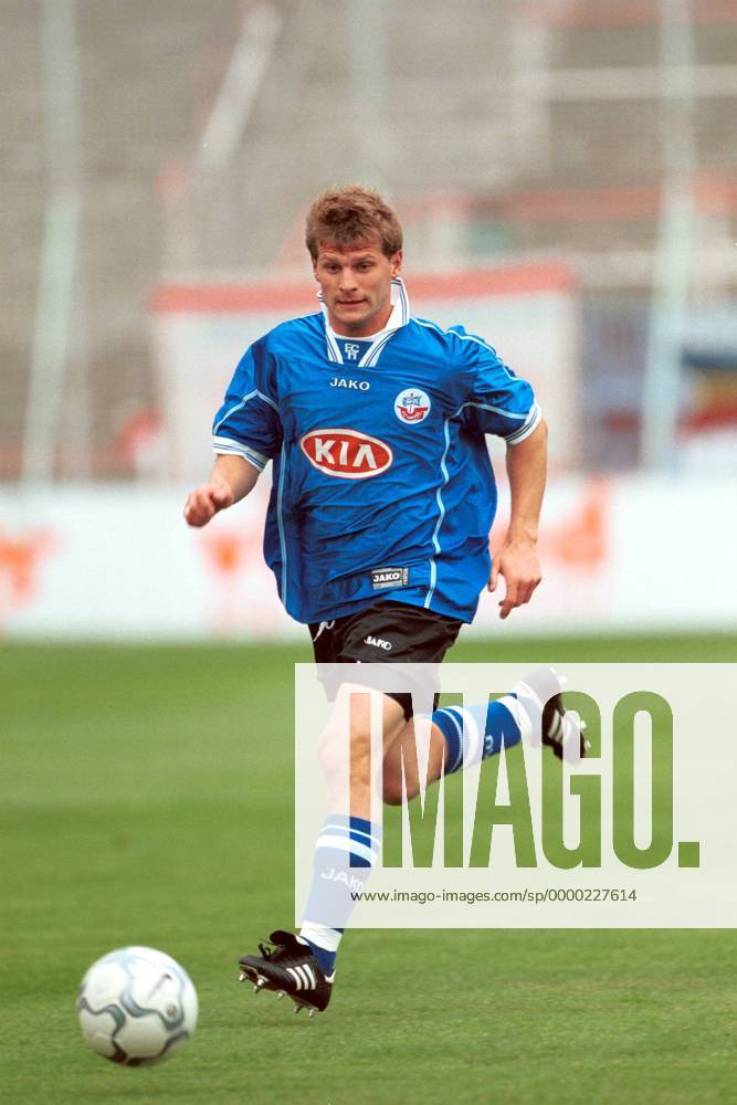 Steffen Baumgart (Hansa Rostock) am Ball Fußball 1. BL Herren Saison ...