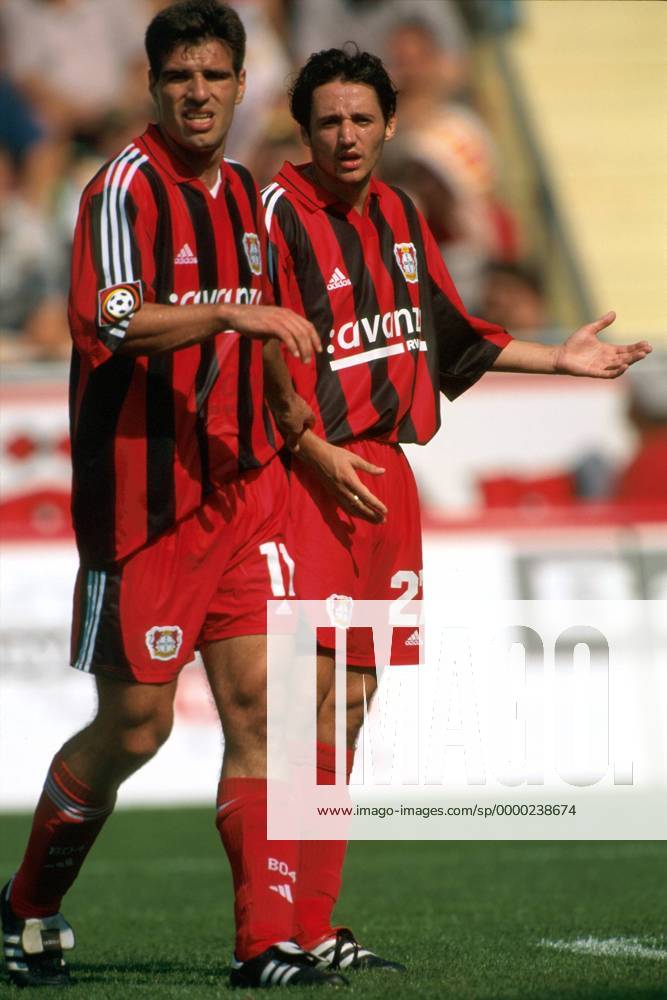 Paulo Rink und Oliver Neuville ein bißchen ratlos Fußball 1. BL Herren ...