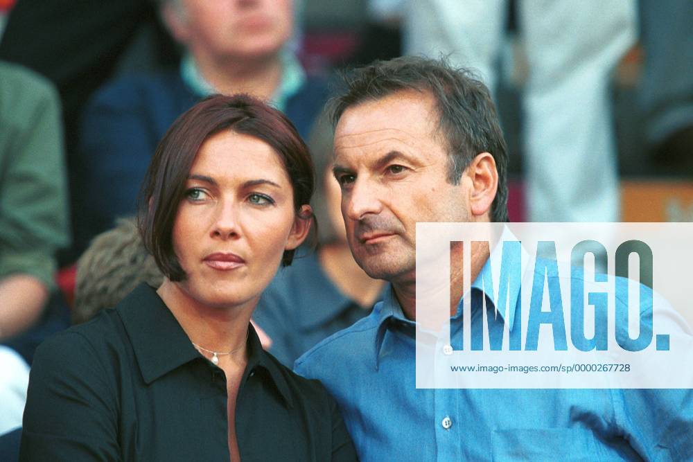 Manager Edgar Geenen (1. FC Nürnberg) mit seiner Freundin Angela Häßler ...