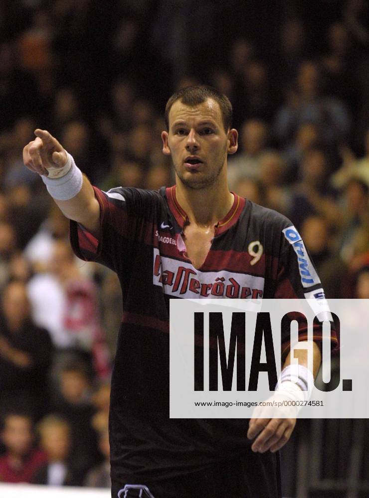 Gueric Kervadec (SCM) gibt die Richtung vor Handball 1. BL Herren ...