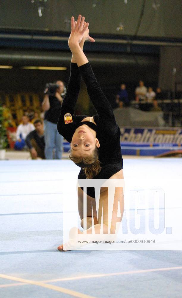 Verona van de Leur (Niederlande) - Bodenturnen Turnen Damen Turnier der ...
