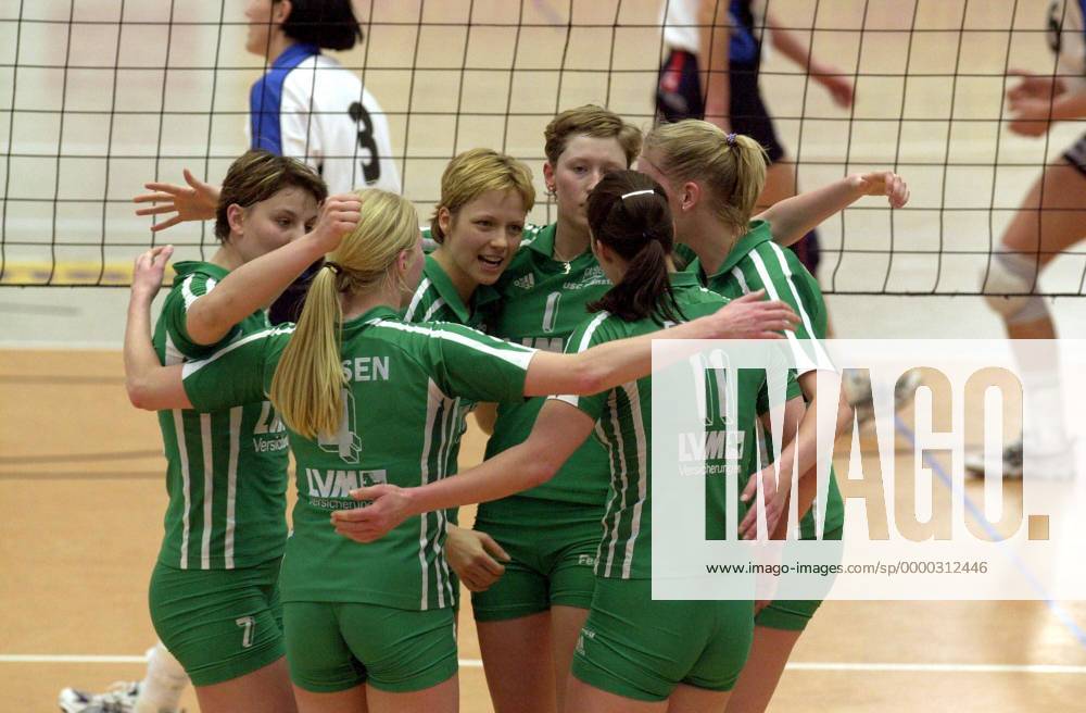 V. li.: Angelina Grün, Pia Larsen, Anja Krause, Judith Flemig (hinten ...