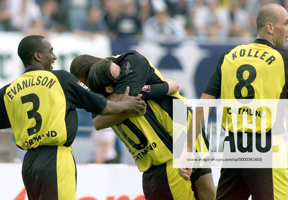 Torjubel BVB, v. li.: Evanilson, Tomas Rosicky, Marcio Amoroso und Jan ...
