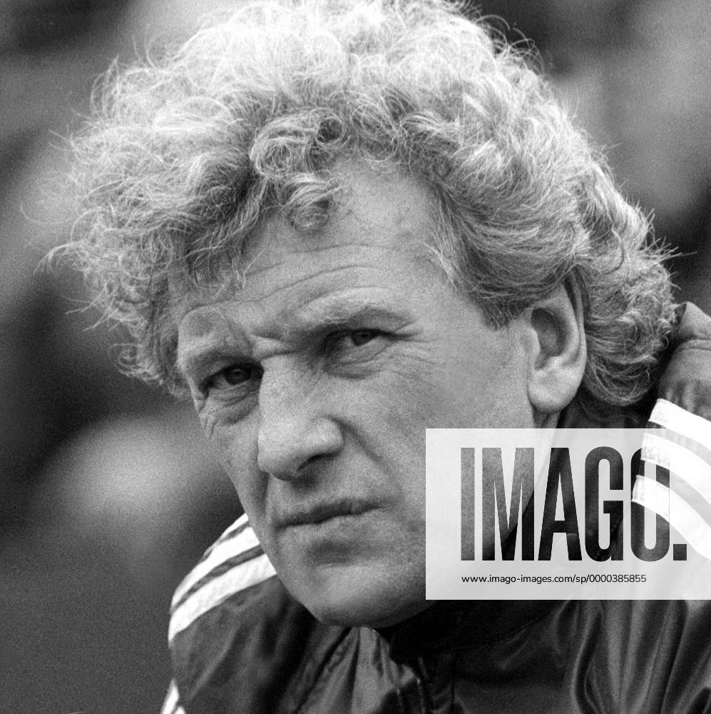 Trainer Karlheinz Feldkamp (BVB) Fußball 1. BL Herren DFB-Pokal 1982 ...