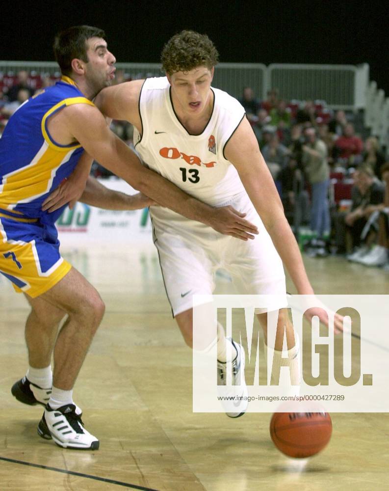 Patrick Femerling gegen Samir Leric Basketball Länderspiel Herren EM ...