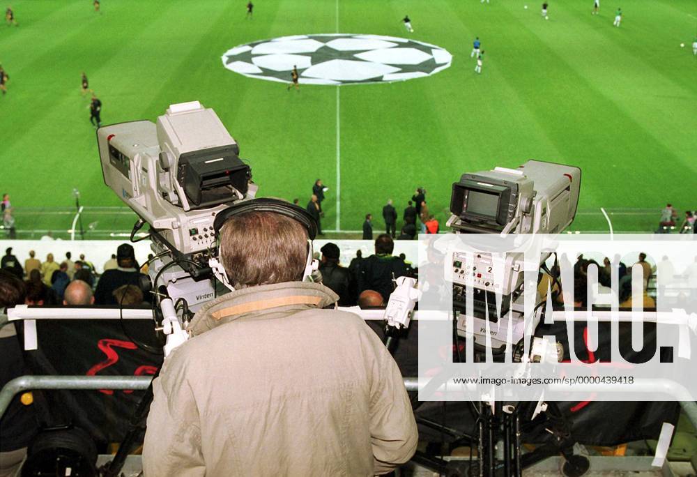 Fernsehkameras auf der Tribüne Fußball EC 1 Herren Champions League 1999 2000, BVB Borussia