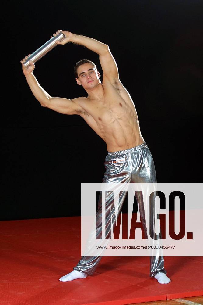 Marco Mayr (Österreich) - Dehnungsübung Turnen Herren Shooting 2001 ...