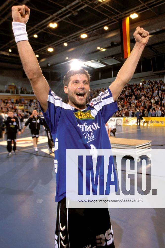 Daniel Stephan - Schlußjubel Handball 1. BL Herren DHB-Pokal 2001 2002 ...