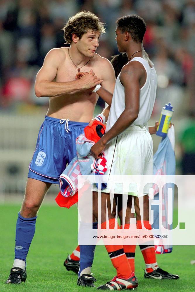 Slaven Bilic (li., Kroatien) und Patrick Kluivert (Holland ...