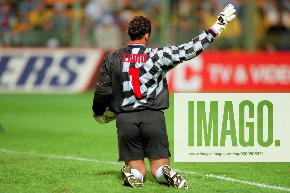 Torwart Drazen Ladic (Kroatien) mit Ball Fußball WM Herren ...