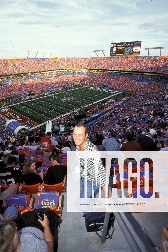 Bravo-Reporter sucht seinen Platz im Joe Robey Stadium American ...