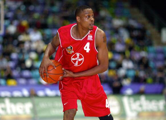 Darnell Mee am Ball Basketball 1. BL Herren BBL Saison 2001 2002 ...