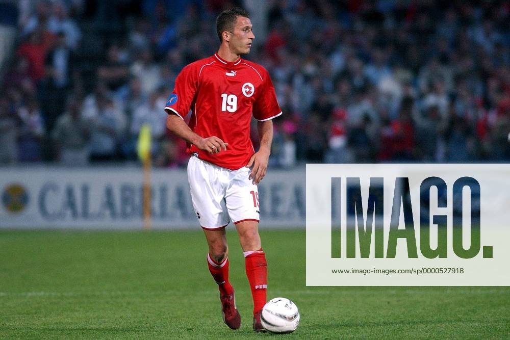 Johan Berisha (Schweiz) am Ball Fußball EM Herren U-21 ...