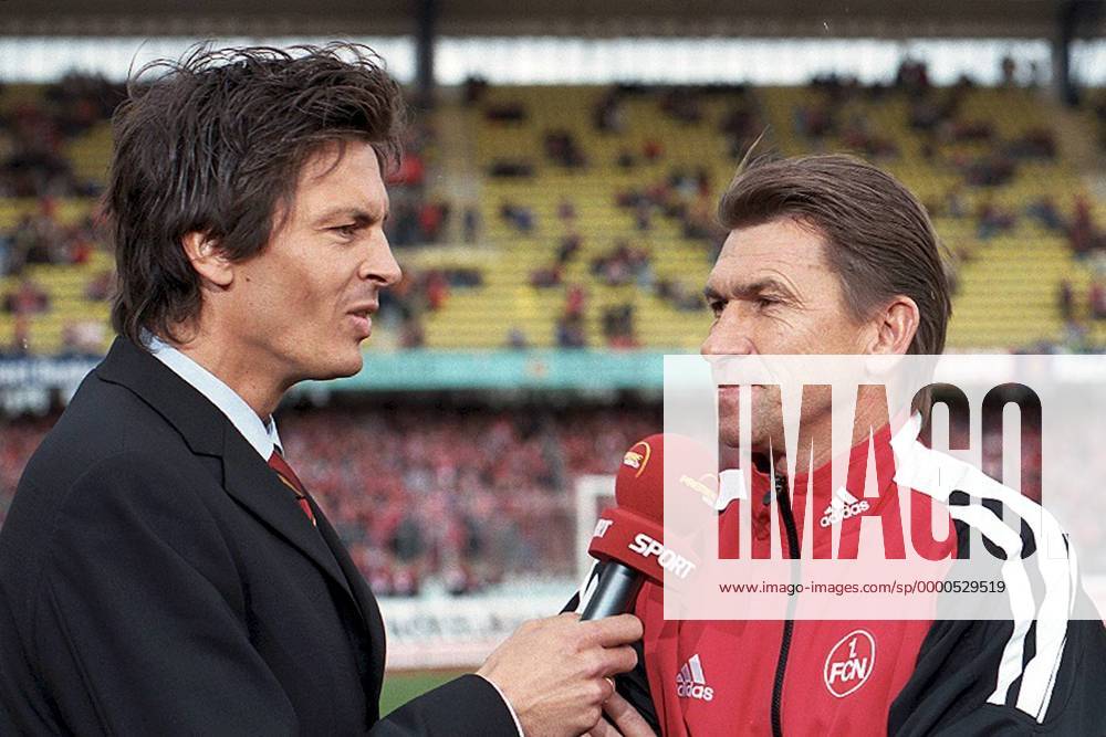 Trainer Klaus Augenthaler (re., Nürnberg) im Premiere World-Interview bei Sebastian Hellmann Fußba