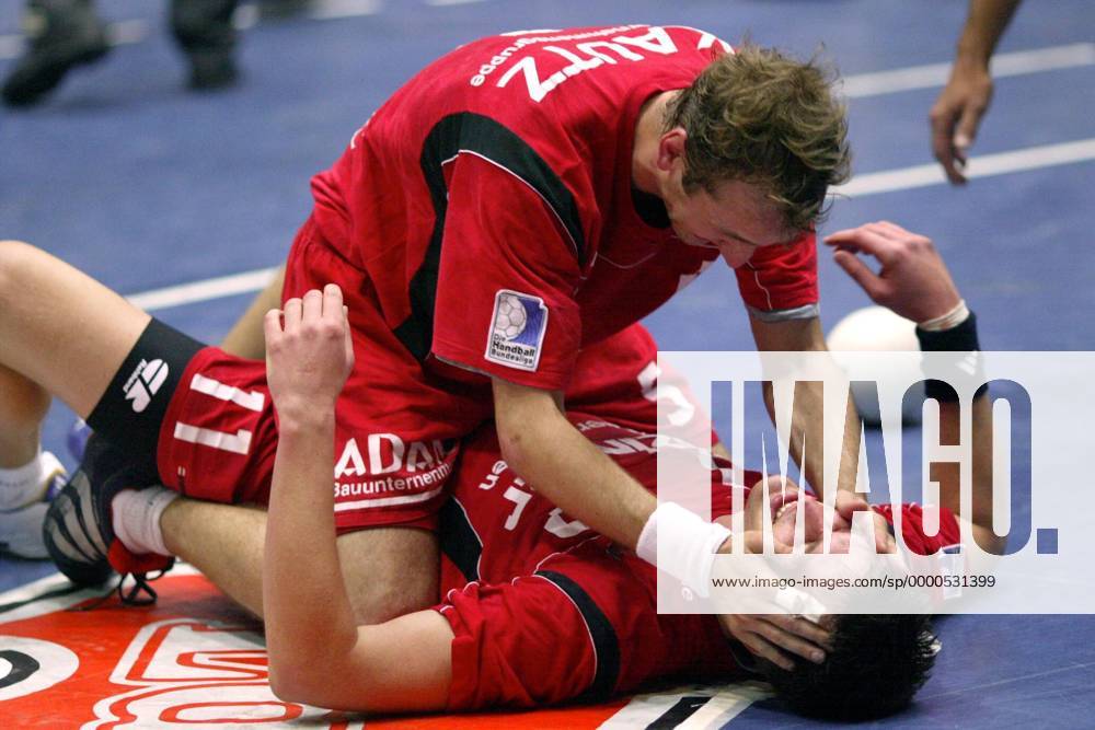 Daniel Kempf (oben) und Bernd Kroner (beide Willstätt) feiern den ...