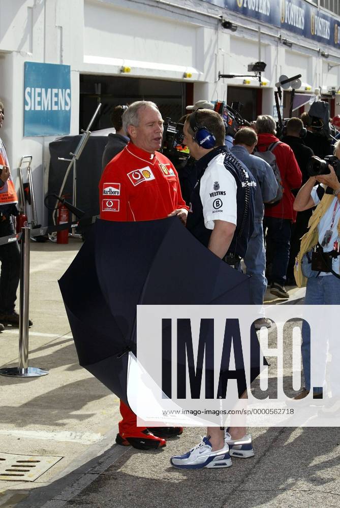 Die neugierigen Blicke von Chefdesigner Rory Byrne (li., Irland Ferrari ...