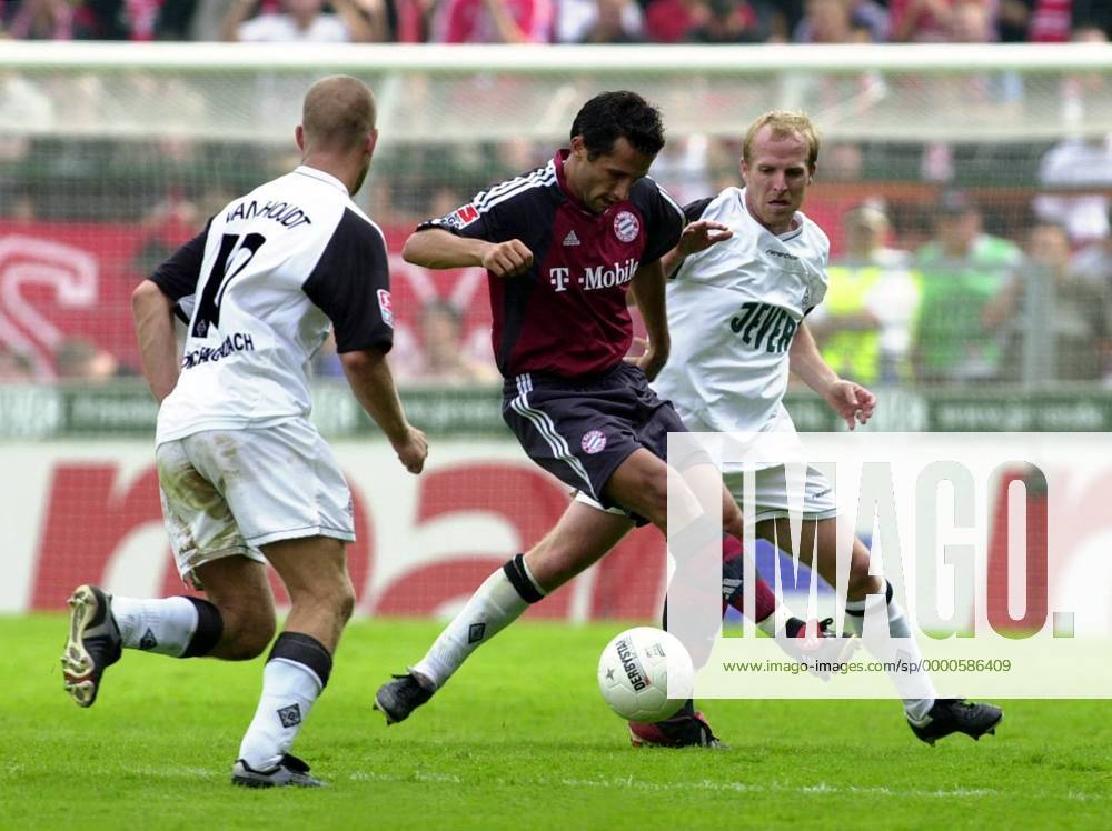 Hasan Salihamidzic (Mitte, Bayern) gegen Markus Münch (re.) und van ...