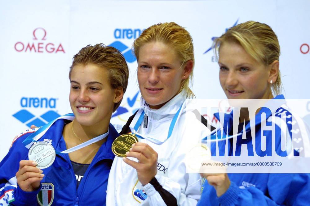 Siegerehrung - v. li.: Tania Cagnotto, Europameisterin Anke Piper und ...