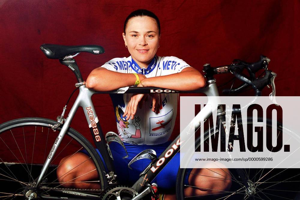 Revuetänzerin Cynthia Compain (Frankreich) hat ein aufwändiges Hobby ...