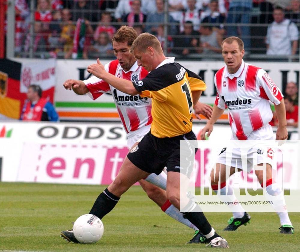 Nico Frommer gegen Peter Neustädter, Christof Babatz schut zu Fußball 2 ...