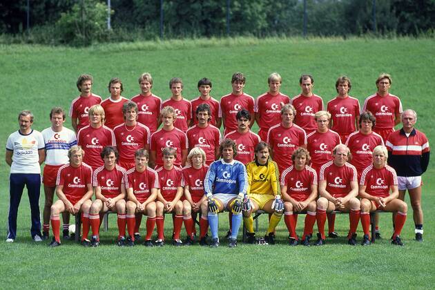 Mannschaftsfoto Bayern, hi.v.li.: Bertram Beierlorzer, Karl-Heinz ...