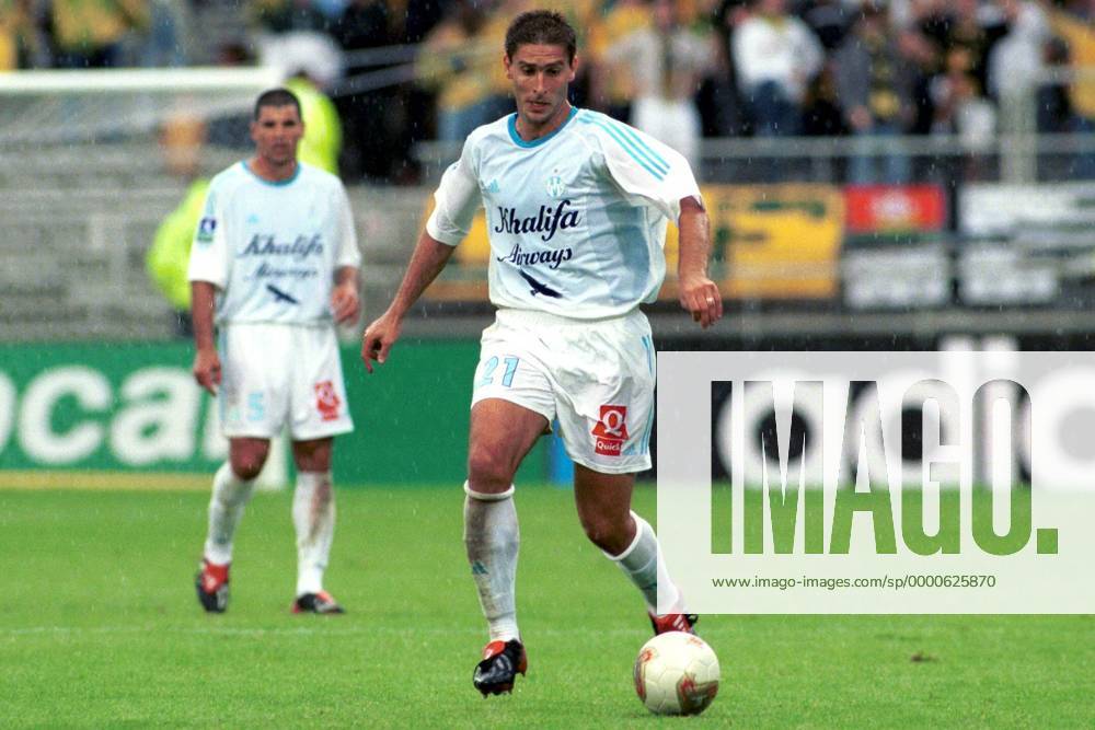 Johnny Ecker (Marseille) am Ball Fußball Herren Ligue Une 1 2002 2003 ...
